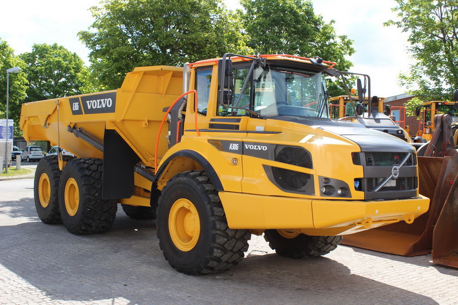 dump truck Volvo A 30 G - Podlasly Baumaschinen