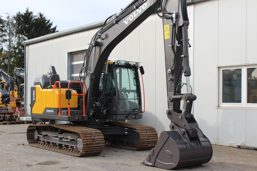 crawler excavator Volvo EC 140 EL - Podlasly Baumaschinen