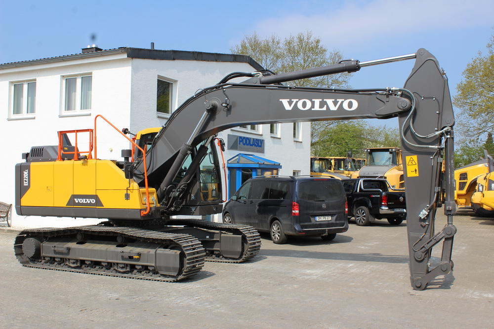Crawler excavator Volvo EC 220 EL - Podlasly Baumaschinen