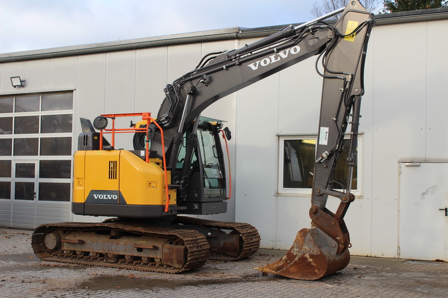 Crawler excavator Volvo ECR 145 EL - Podlasly Baumaschinen