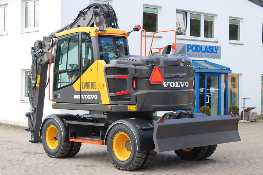 Pelle sur pneus Volvo EWR 130 E - Podlasly Baumaschinen