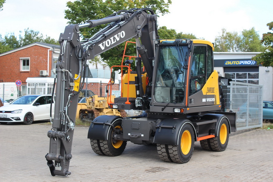 Mobilbagger Volvo EWR 130 E - Podlasly Baumaschinen