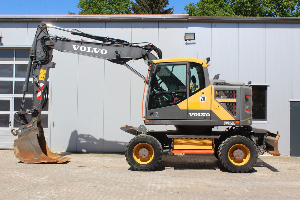 Mobilbagger Volvo EWR 150 E - Podlasly Baumaschinen