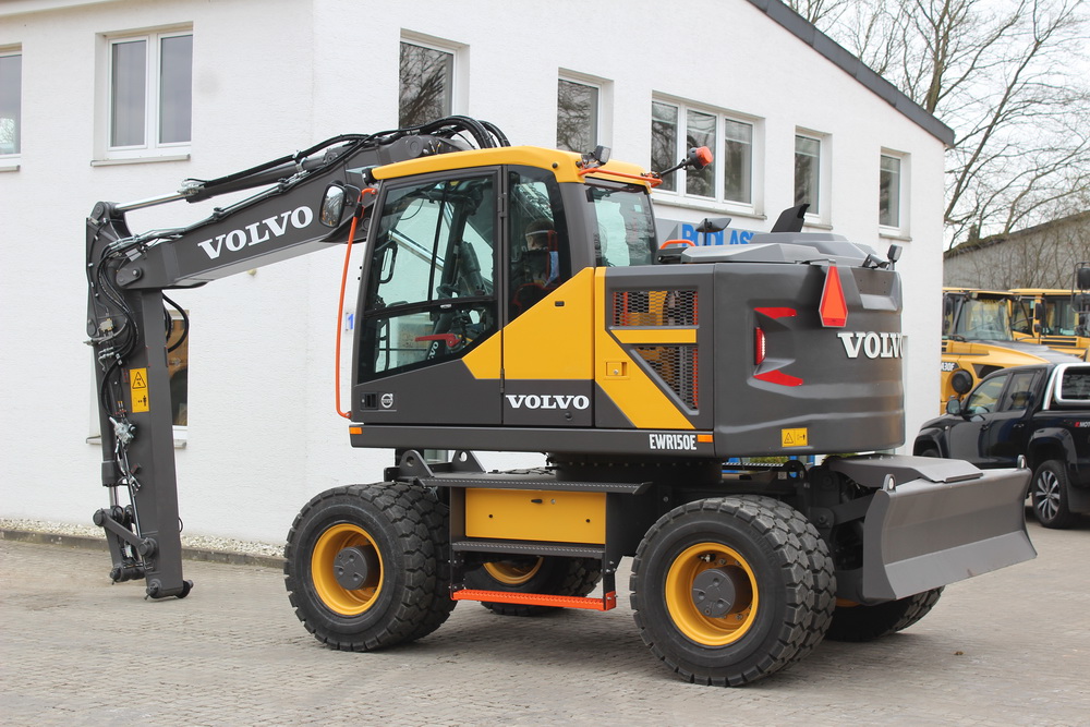 wheeled excavator Volvo EWR 150 E - Podlasly Baumaschinen