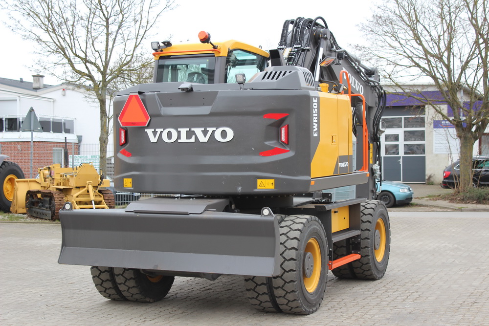 wheeled excavator Volvo EWR 150 E - Podlasly Baumaschinen