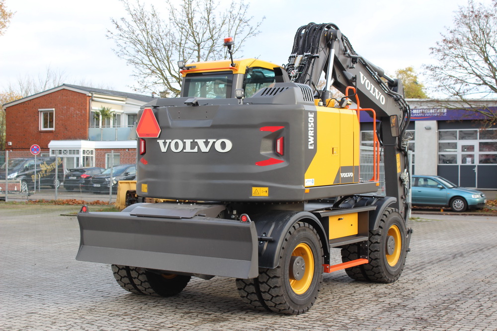 Pelle sur pneus Volvo EWR 150 E - Podlasly Baumaschinen