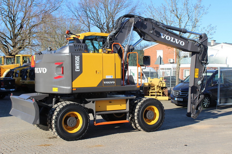 wheeled excavator Volvo EWR 150 E - Podlasly Baumaschinen