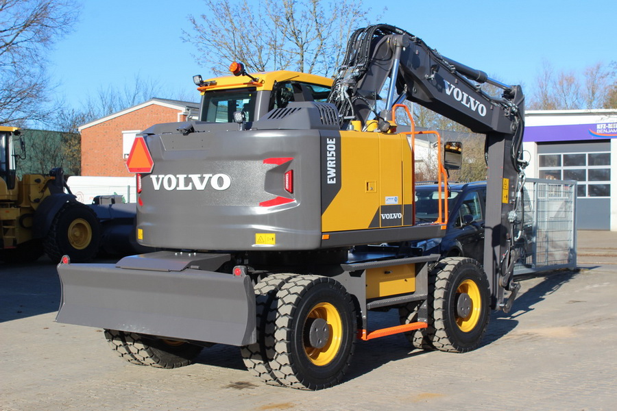 wheeled excavator Volvo EWR 150 E - Podlasly Baumaschinen