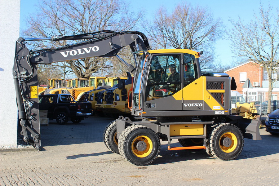 wheeled excavator Volvo EWR 150 E - Podlasly Baumaschinen
